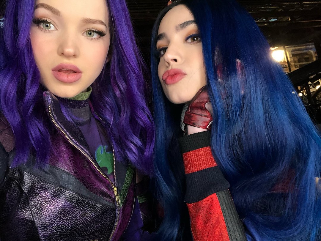 Наследники 3 Иви и Мэл фото Дав Камерон и Софии Карсон - Наследники Descendants - YouLoveIt.ru